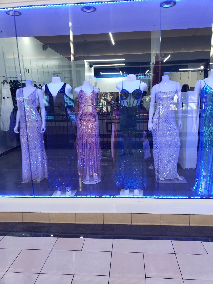 Runway store at Mall.