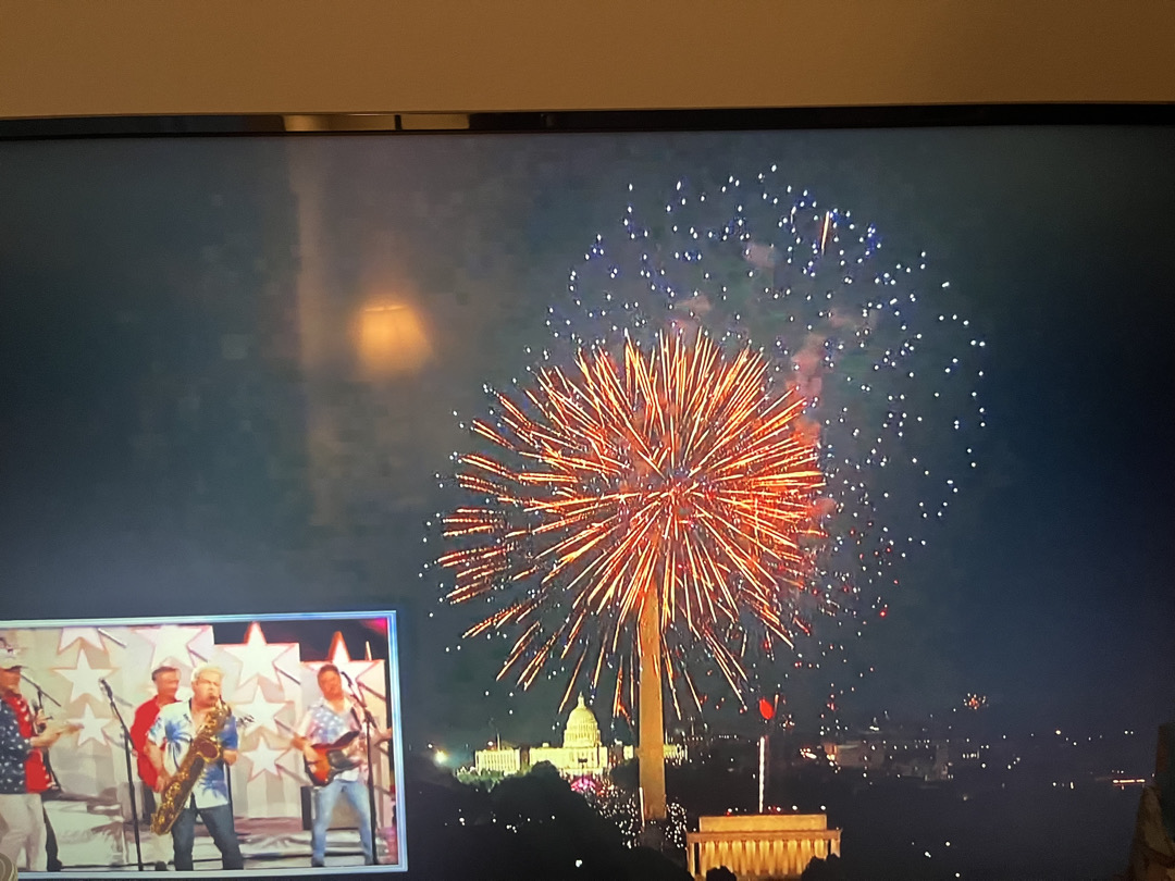 Quite possibly the worst firework show in history of firework sh